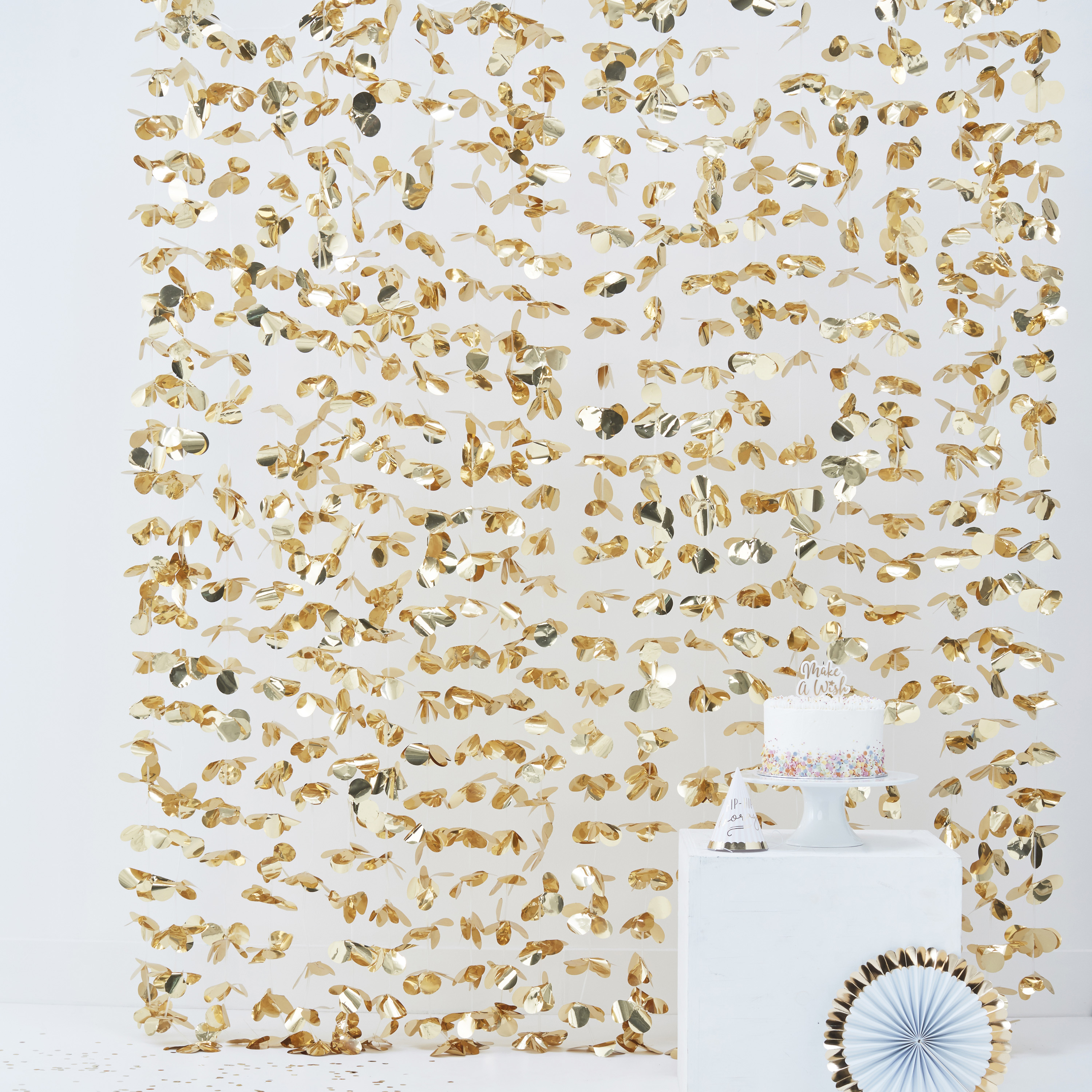 Gold Petal Photo Booth Backdrop | Ginger Ray | Ginger Ray