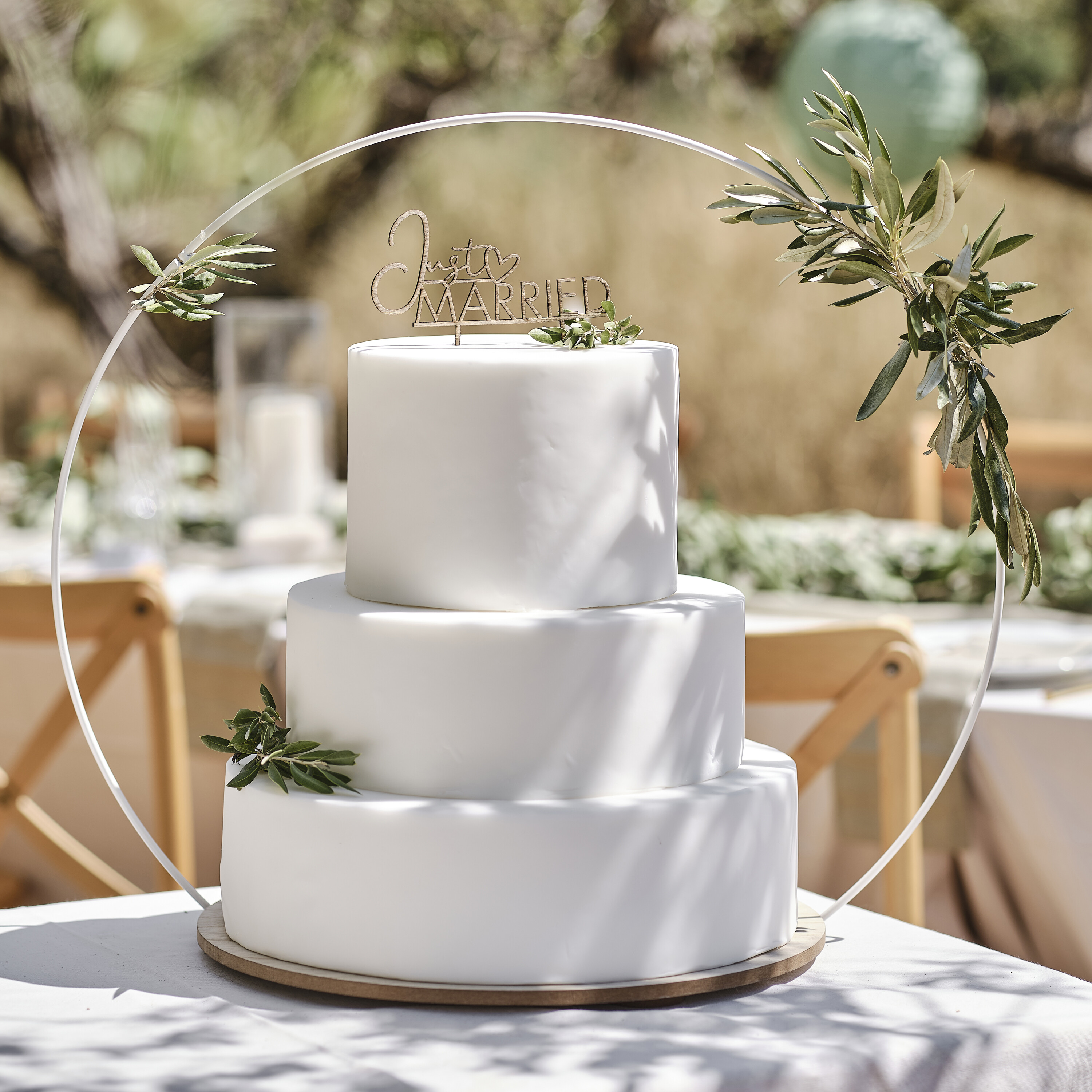 Wooden Hoop Wedding Cake Stand | Ginger Ray